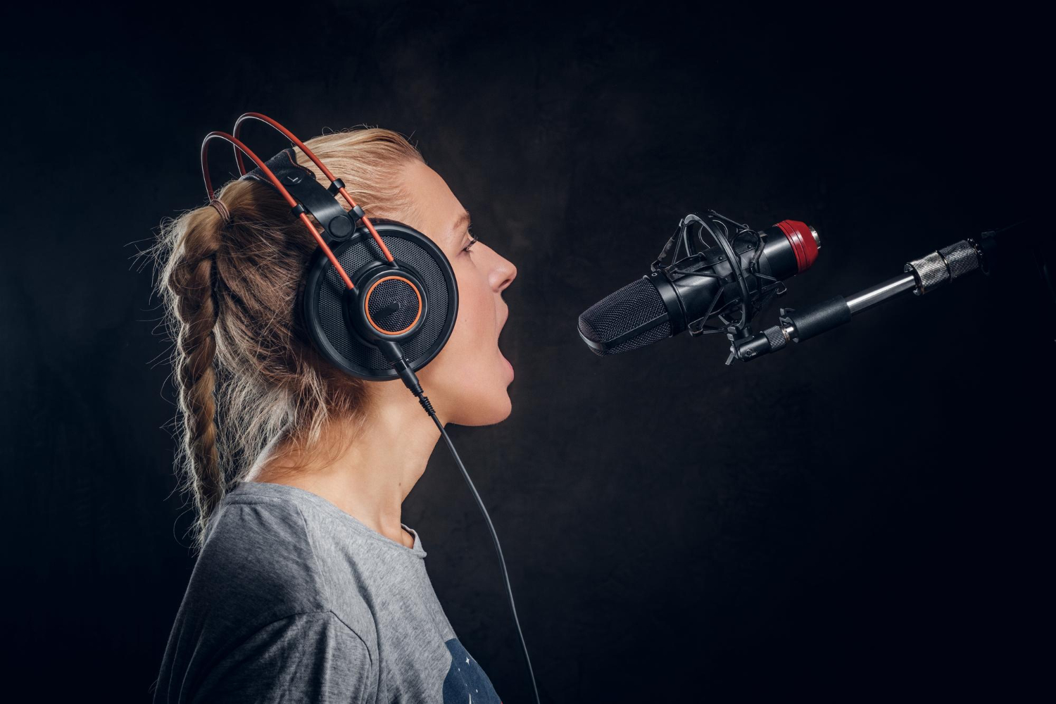 How to Improve Your Singing Skills: Tips and Techniques for Aspiring ...
